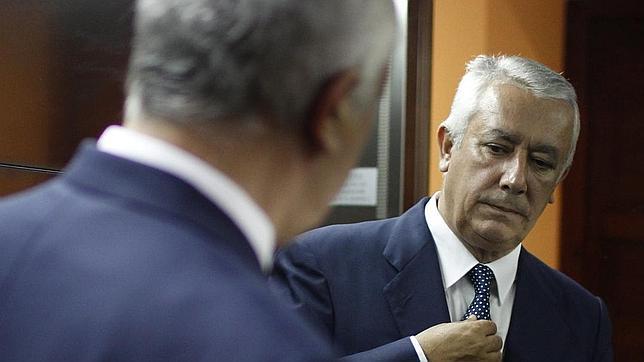 Javier Arenas: «El asunto de los ERE termina en el antedespacho de dos ...