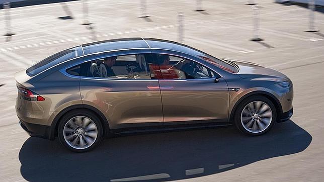 Así luce el inminente Tesla Model X