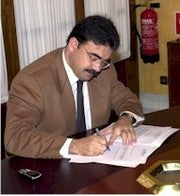 Rafael Centeno firma su dimisión
