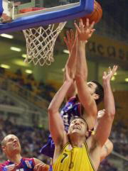 65-90: El Tau se encuentra con un Stombergas genial y arrasa al AEK