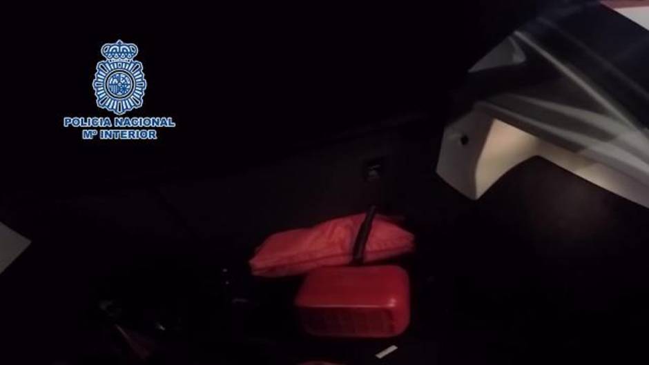 Abortan pase de droga en un parking de un centro comercial en Madrid