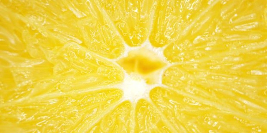 Verdades y mentiras sobre el limón: ¿sirve realmente para adelgazar?