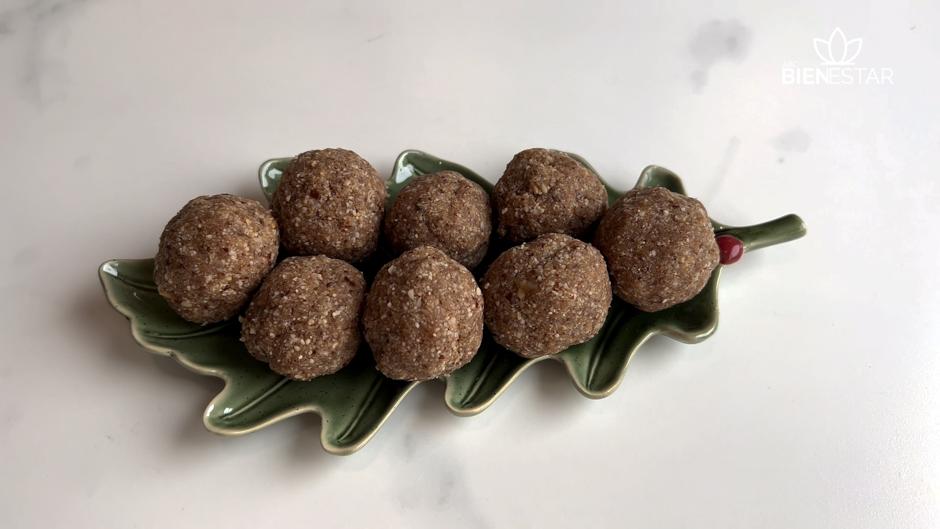 Bolitas de almendra y dátiles: el picoteo dulce para sorprender en Navidad
