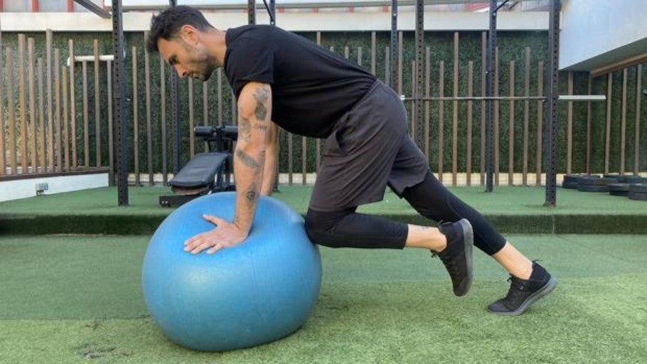 Cinco ejercicios con fitball para tener abdomen de acero
