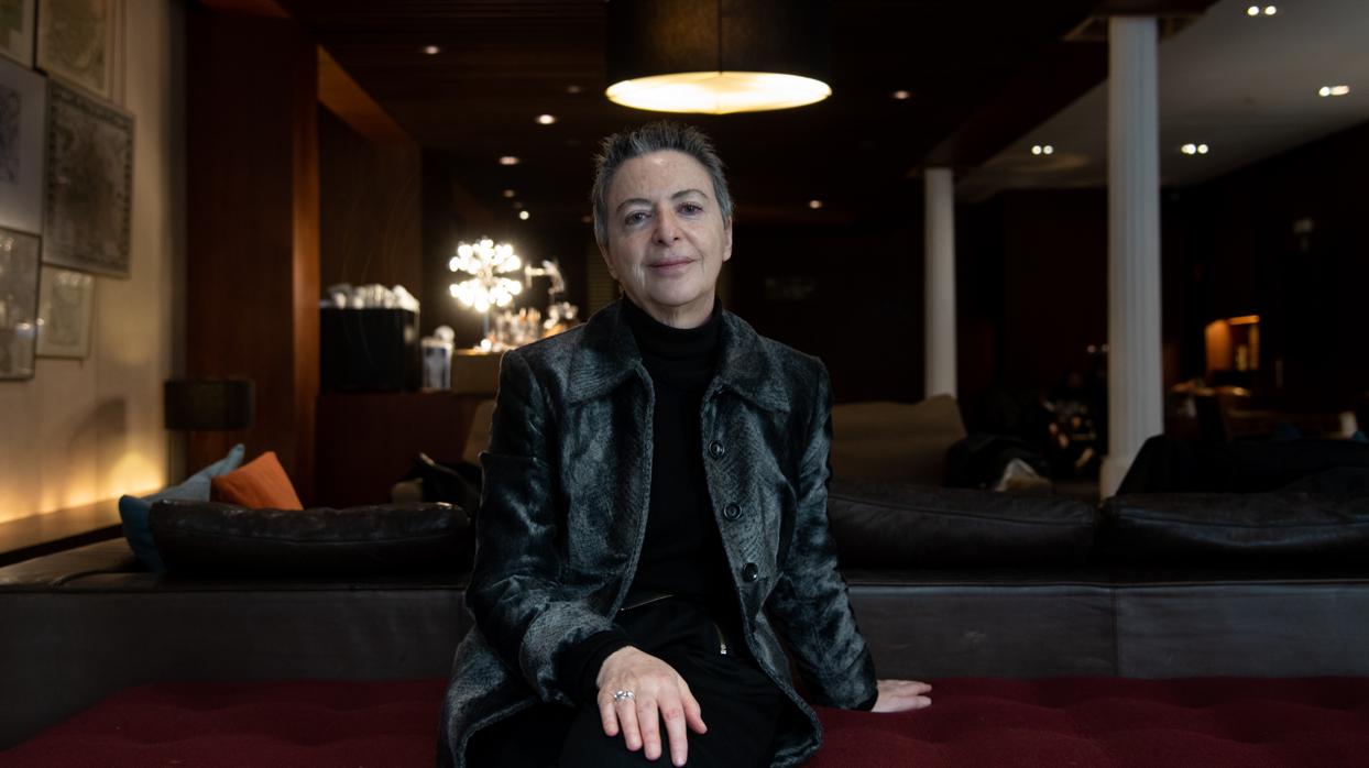 Ida Vitale, Bob Dylan y el desnudo integral de una biblioteca
