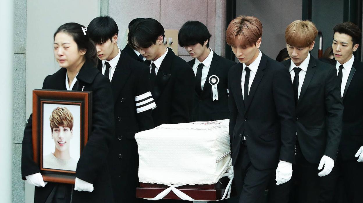 Las 12 Muertes Que Han Conmocionado El Mundo Del K Pop