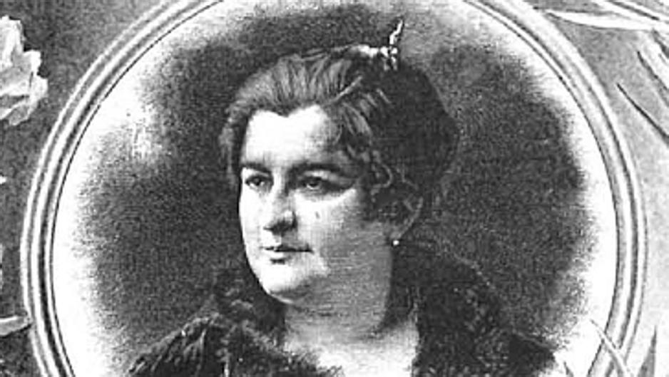 «Ay…, Emilia…, ¡si supiera ella cuánto la sigo envidiando yo también!...»