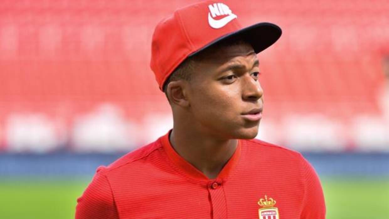 Mbappé, ¿un año más en el Mónaco?