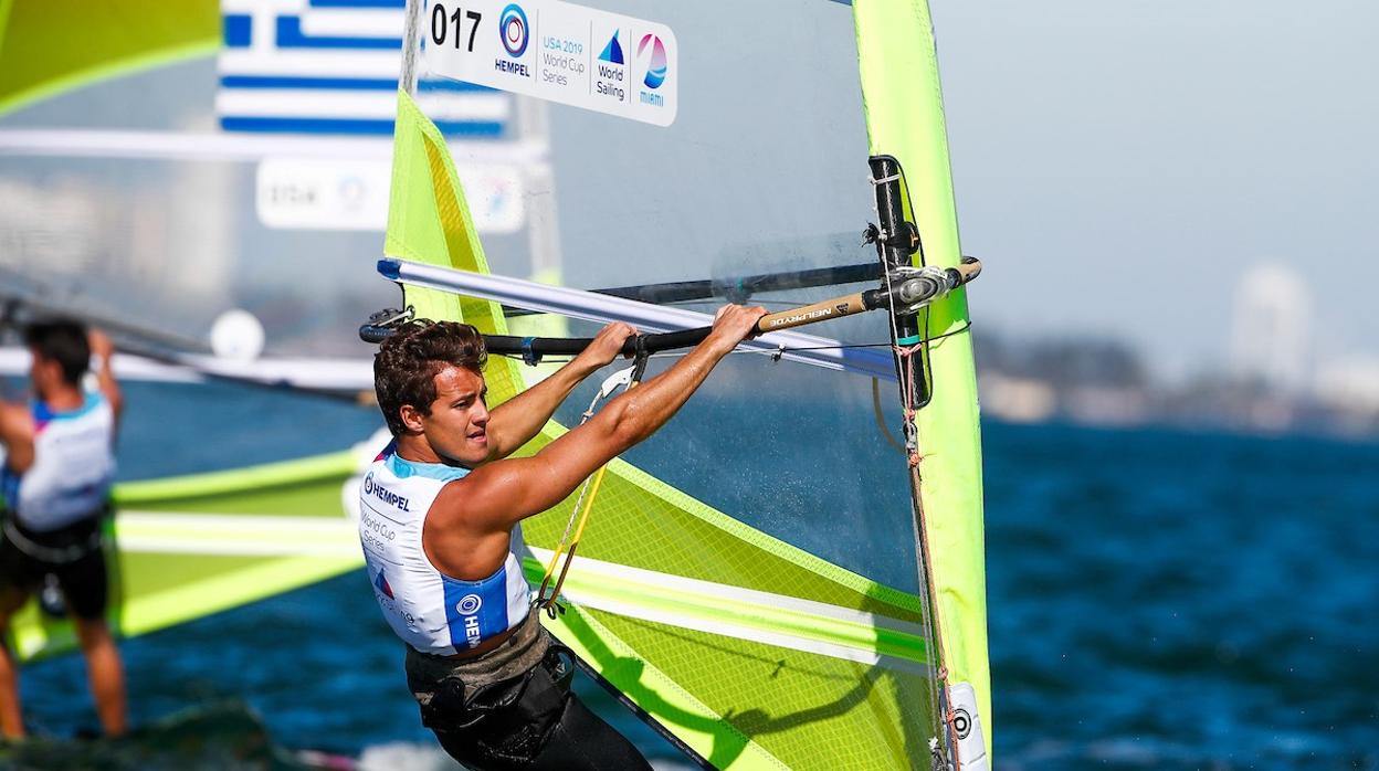 Ángel Granda comienza la Copa del Mundo de Miami liderando los RS:X