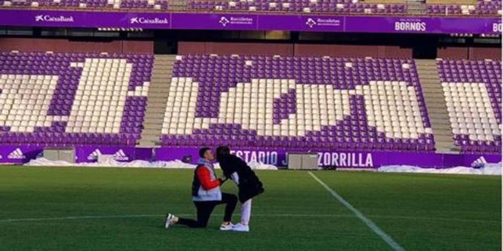 Lunin pide matrimonio a su novia en el césped de Zorrilla, casi inédito ...