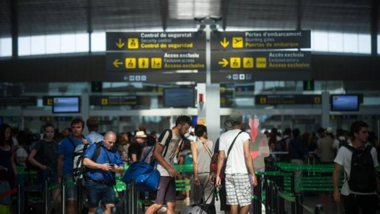La entrada de pasajeros por líneas «low cost» sube un 4,6% en abril y ...