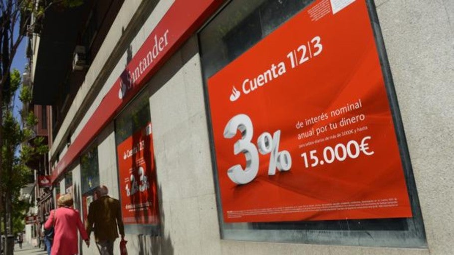 Banco Santander y sindicatos rebajan el ERE a 3.223 despidos y ...