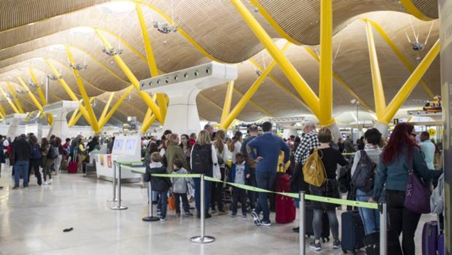 Barajas alcanza los 5,94 millones de pasajeros, la mayor cifra de su ...