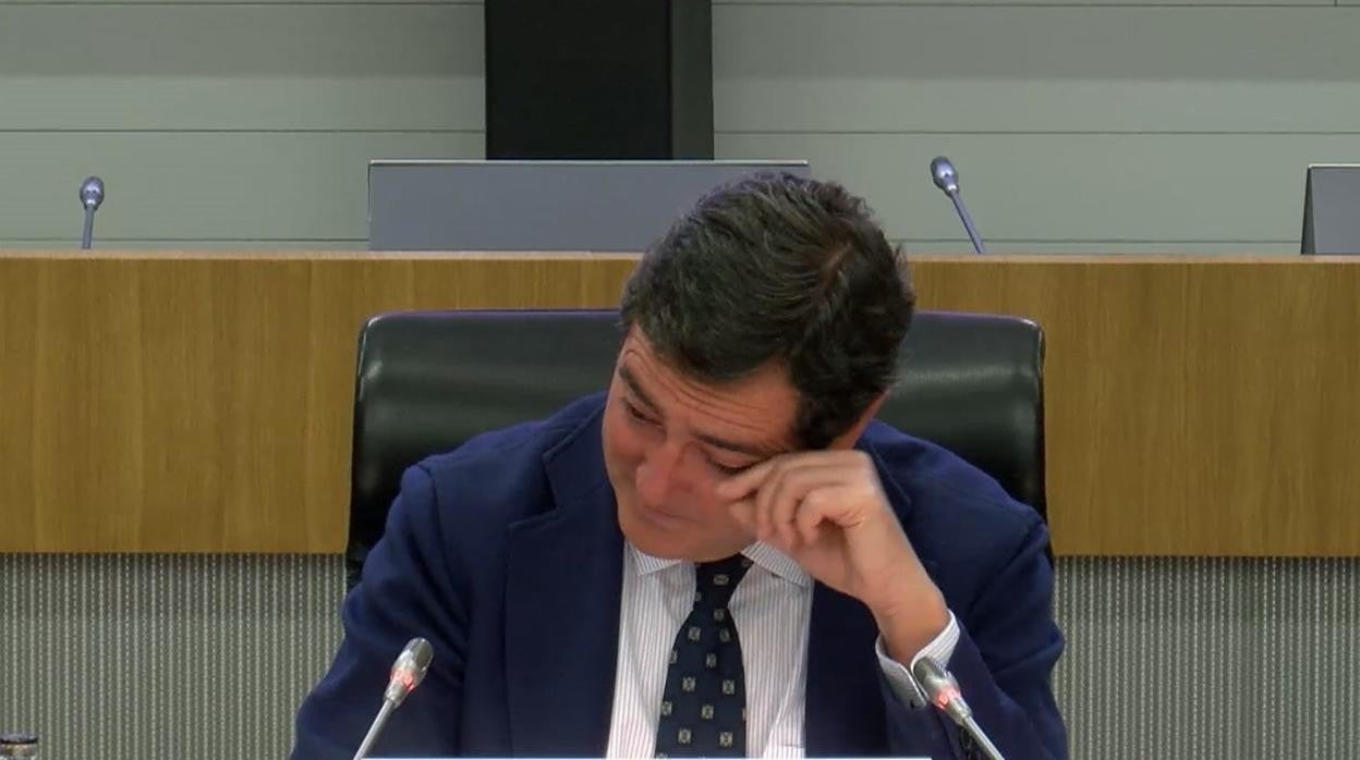 Garamendi llora de emoción tras el apoyo de los empresarios en su ...