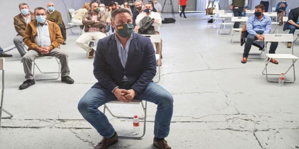 Abascal pide en Vitoria ilegalizar a los partidos nacionalistas