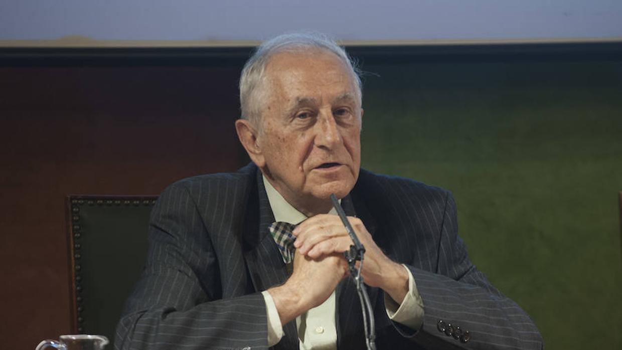 Inocencio Arias: «Desde 1940 estamos en el momento más delicado y grave ...