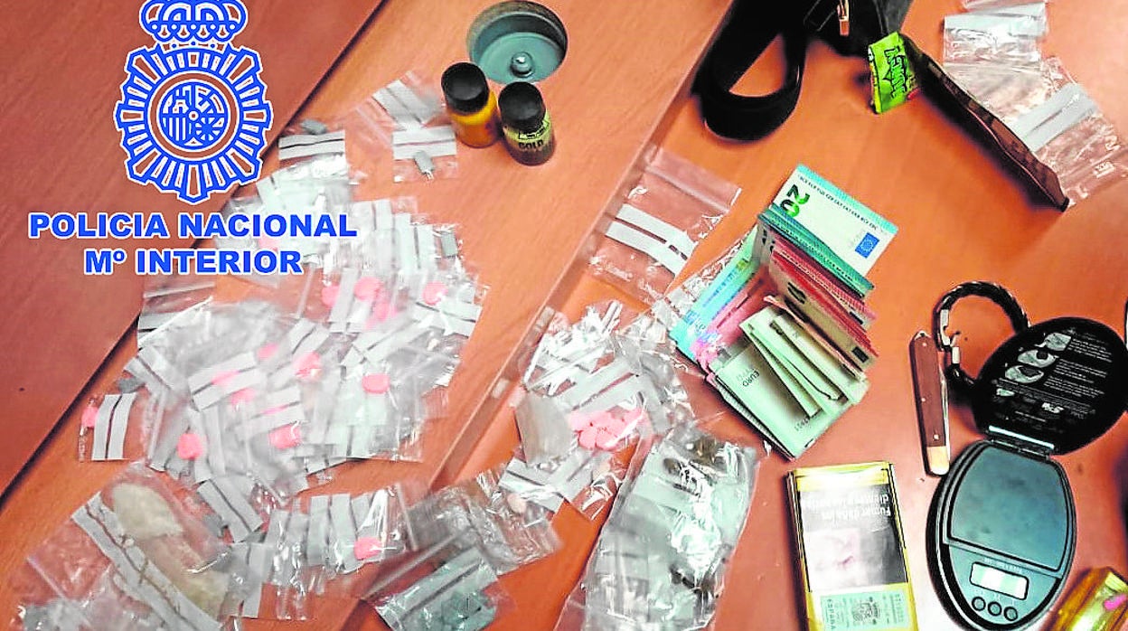 Cazada Una Menor Con La Droga Que Vendía Oculta En Su Ropa Interior