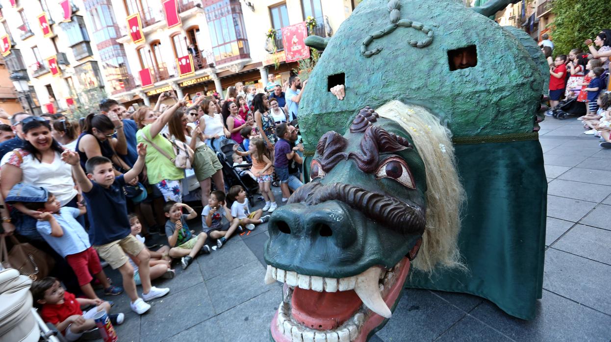 Al paso de la Tarasca