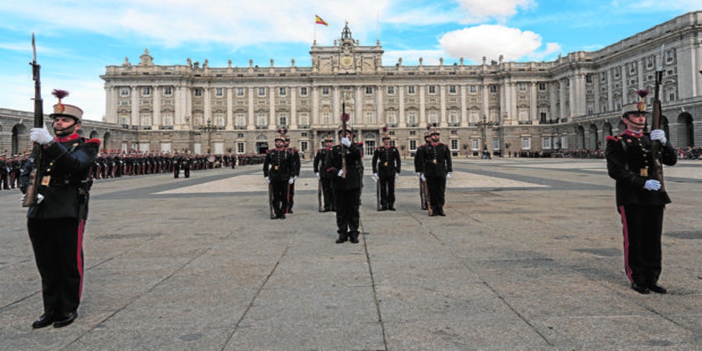 Guardia Real, 1.500 hombres y mujeres al servicio de la Corona