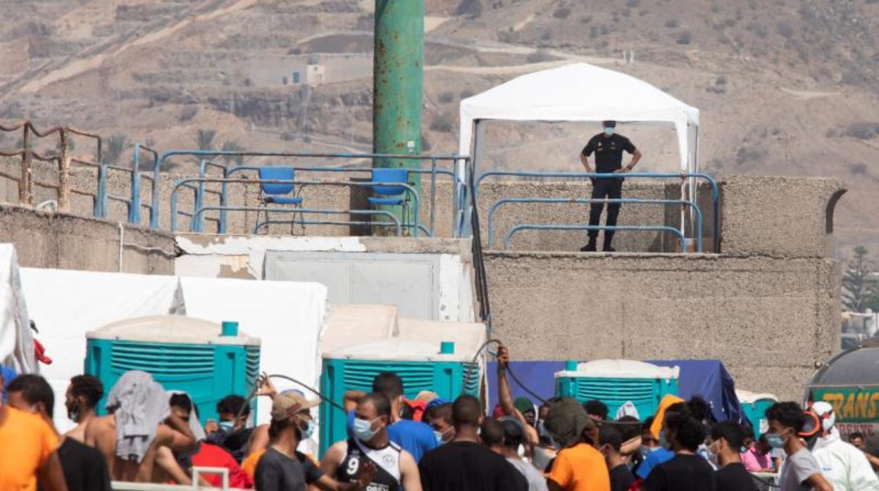 Interior reabre los Centros de Internamiento de Extranjeros