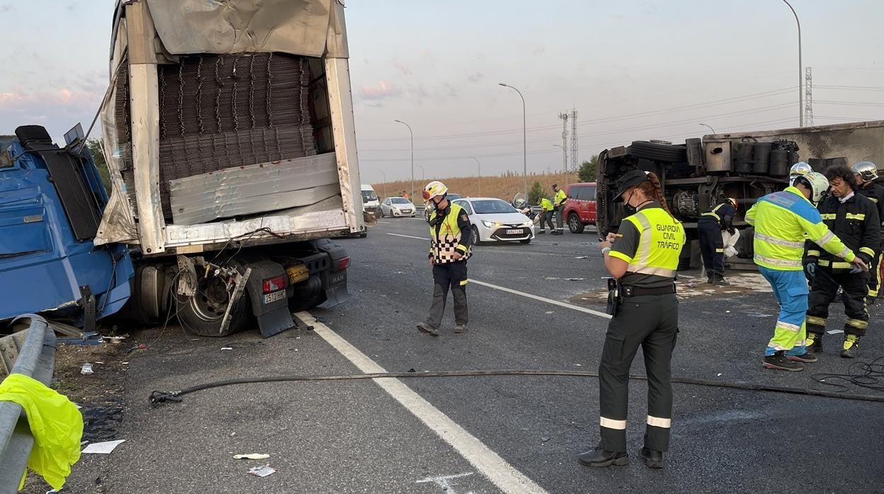 Un Accidente Entre Dos Camiones Deja Dos Heridos E Importantes