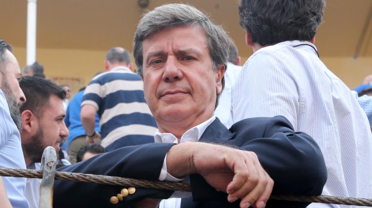 Cayetano Martínez de Irujo, operado de urgencia