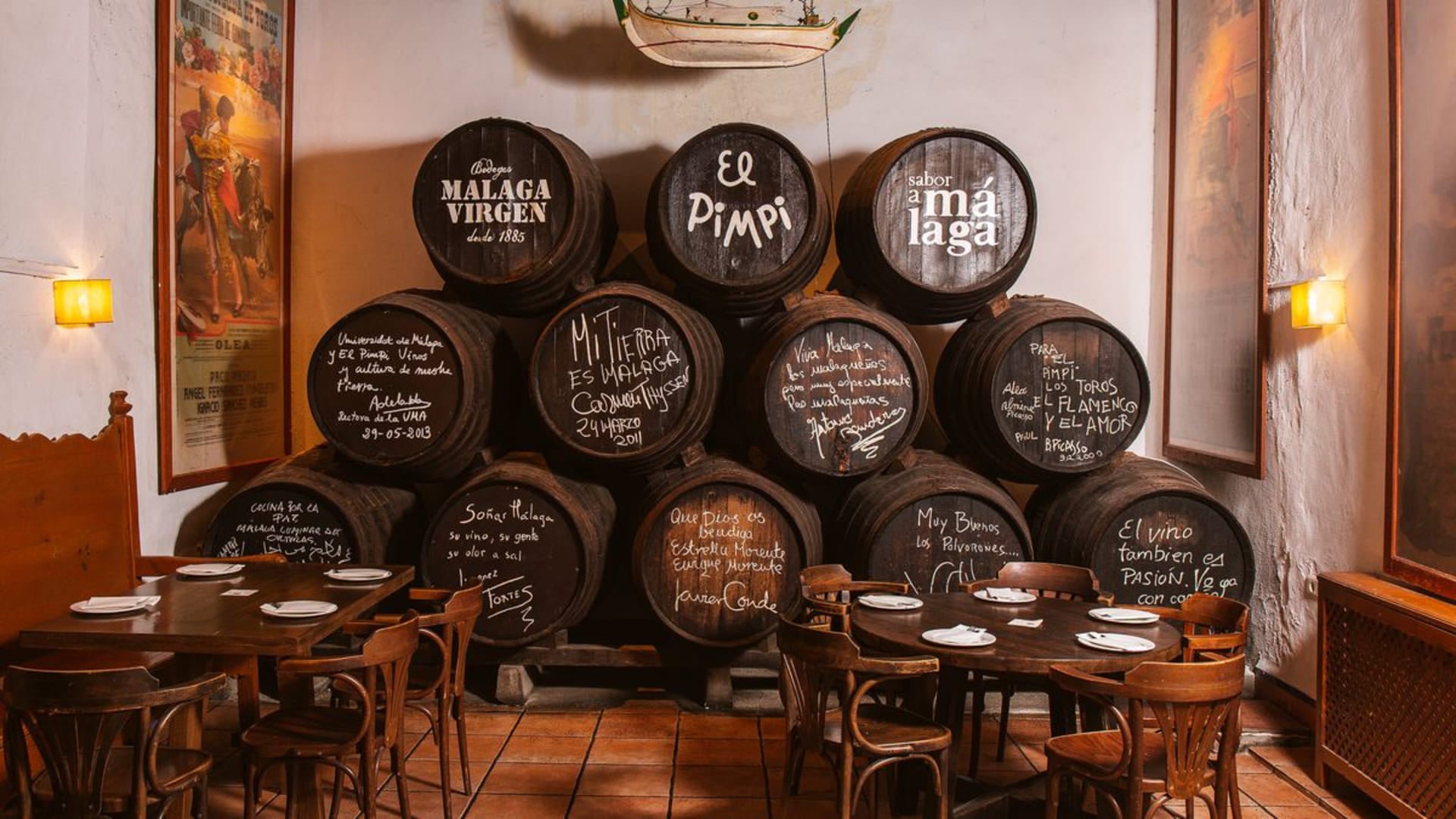 El Pimpi: 50 años de alegrías, vino dulce y lunares