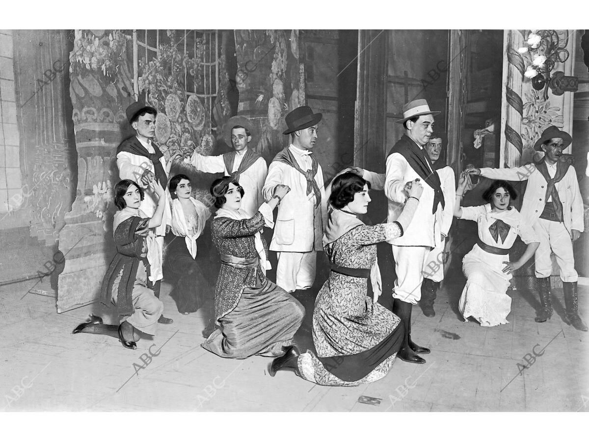 El famoso baile Argentino "Pericón", de reciente Importación, que ha ...