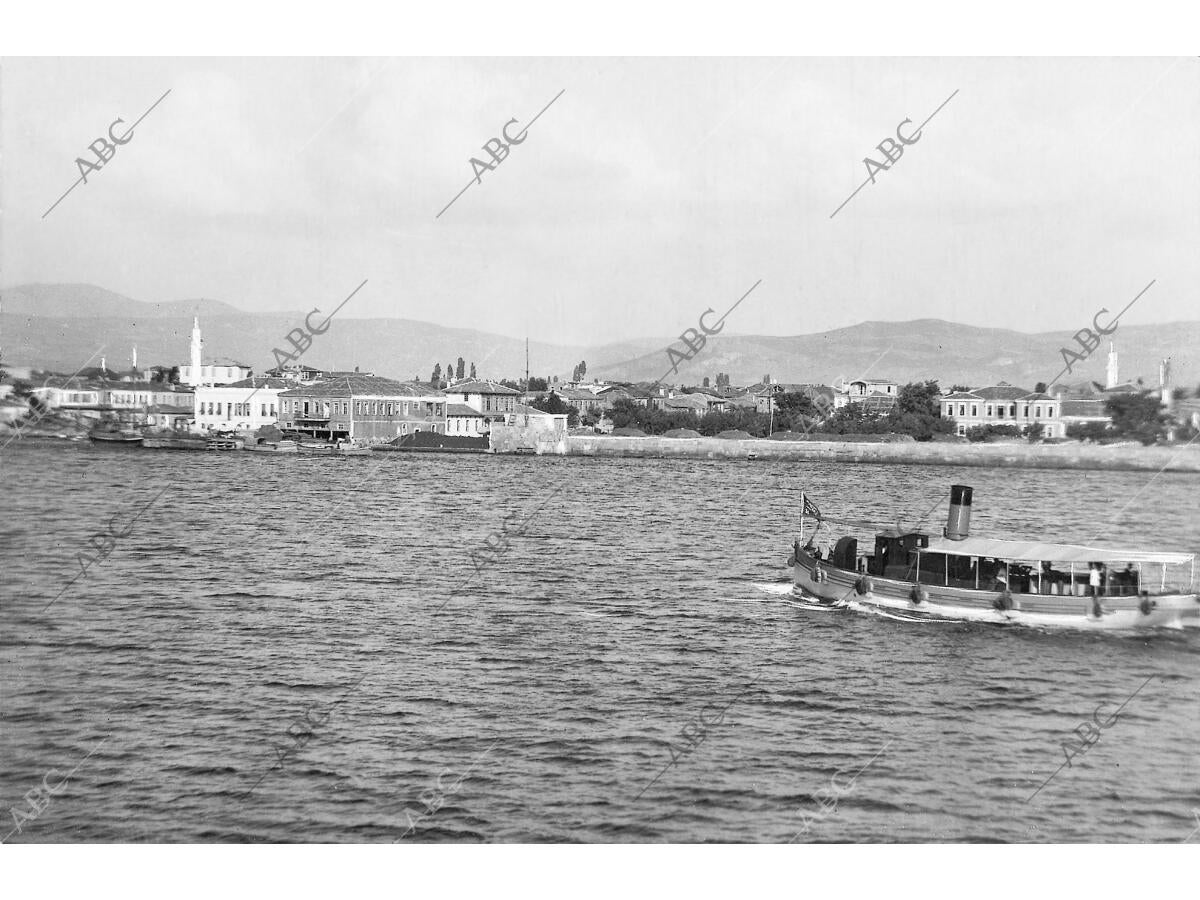 Un aspecto del pueblo de los Dardanelos, en el paso del mismo Nombre ...