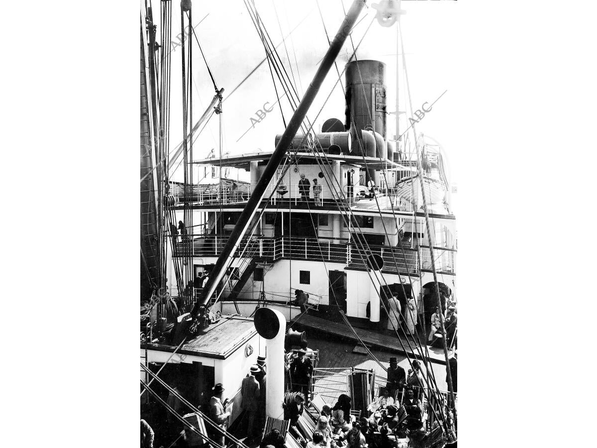 Vista del puente y castillo de Popa - Archivo ABC