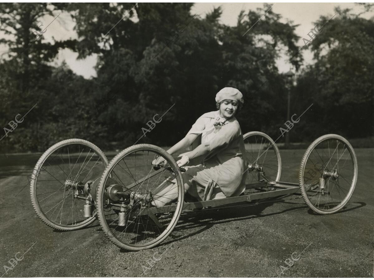 El esquife terrestre, al última novedad del biciclo - Archivo ABC