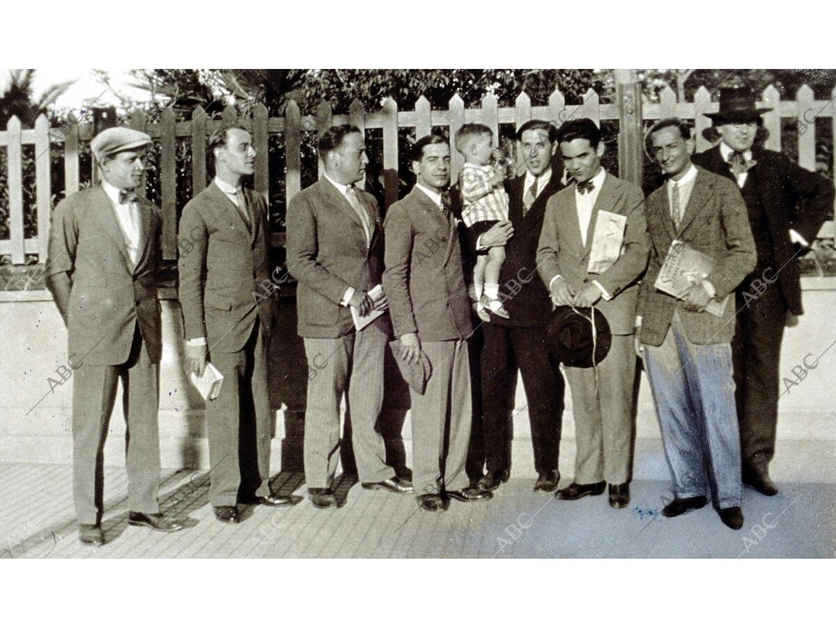 Manuel Font Siau, J. V. Foix, Sebastia Gasch, Lluis Montanya, Josep ...