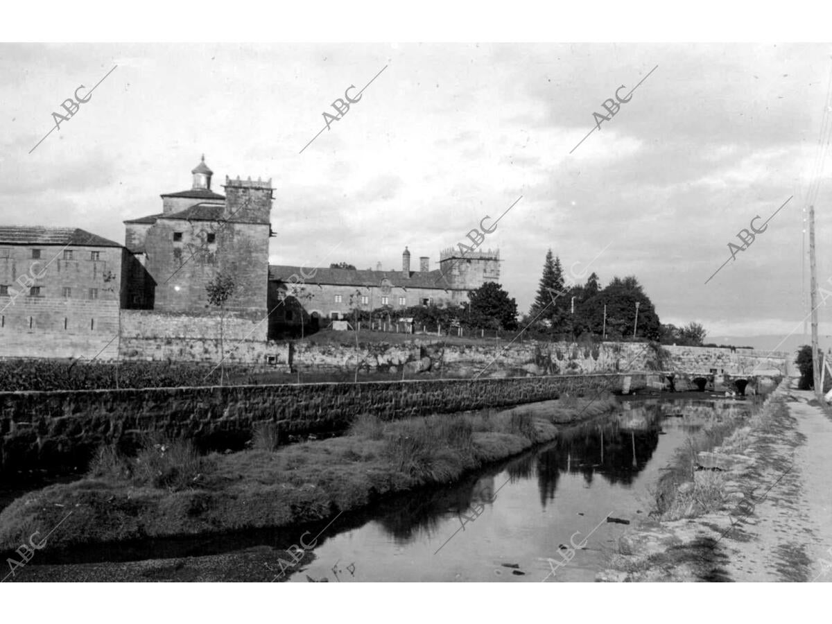 El castillo de Castro desde el río Con (Pontevedra) - Archivo ABC