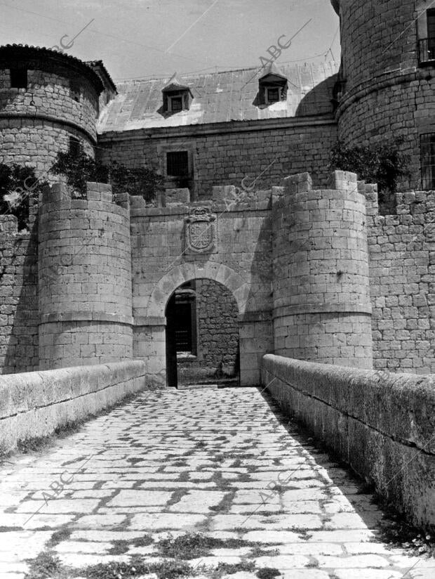 Entrada al archivo nacional de Simancas (Valladolid) - Archivo ABC