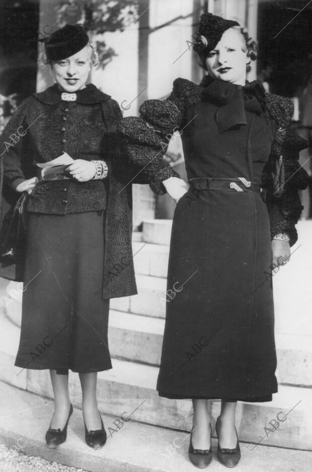 La moda en el hipódromo de Longchamp - en la Imagen, Abrigos de 1935 ...