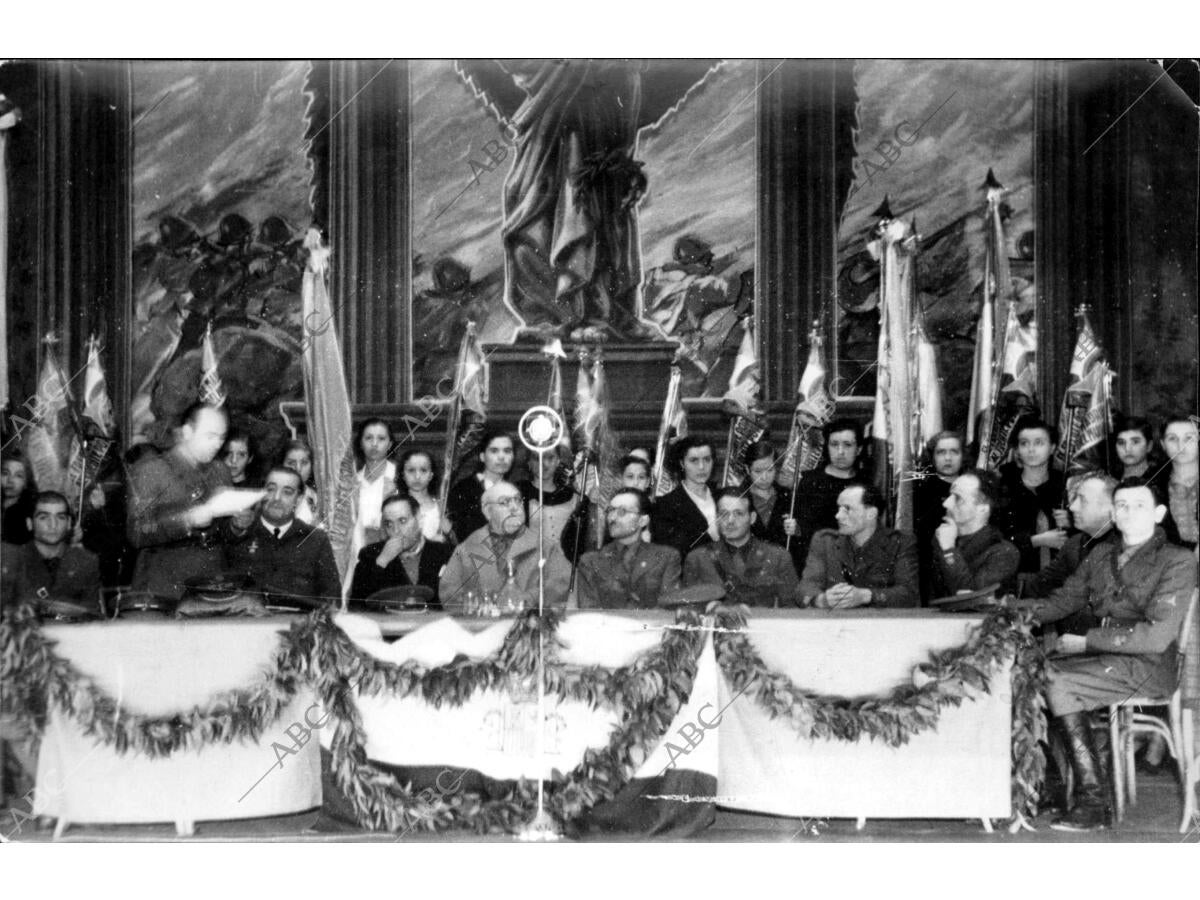 Presidió el acto el general Miaja - Archivo ABC