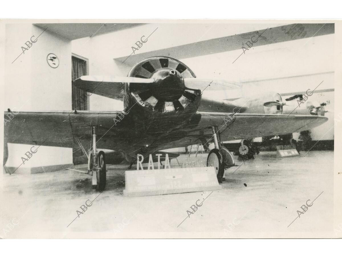 Una de las piezas tomadas por los nacionales al enemigo: el avión «Rata ...