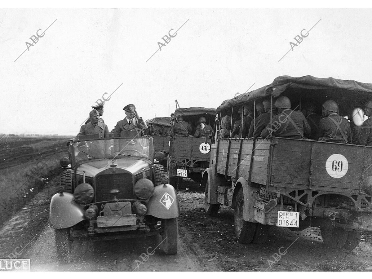 Frente oriental: el Duce Benito Mussolini y el Führer Adolf Hitler, se ...