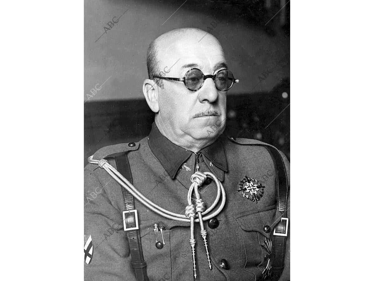 José Moscardó en una fotografía de principios de los años cuarenta ...