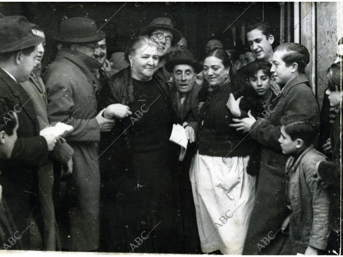 La popular lotera Doña Manolita de Pablo, que ha vendido una de las ...