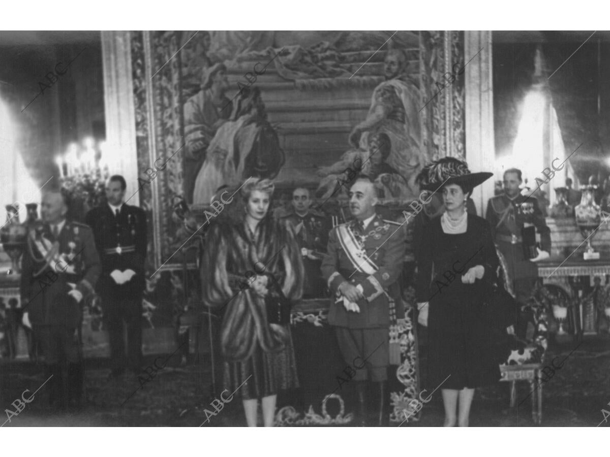 La argentina Eva Duarte de Perón, con Franco y doña Carmen Polo ...