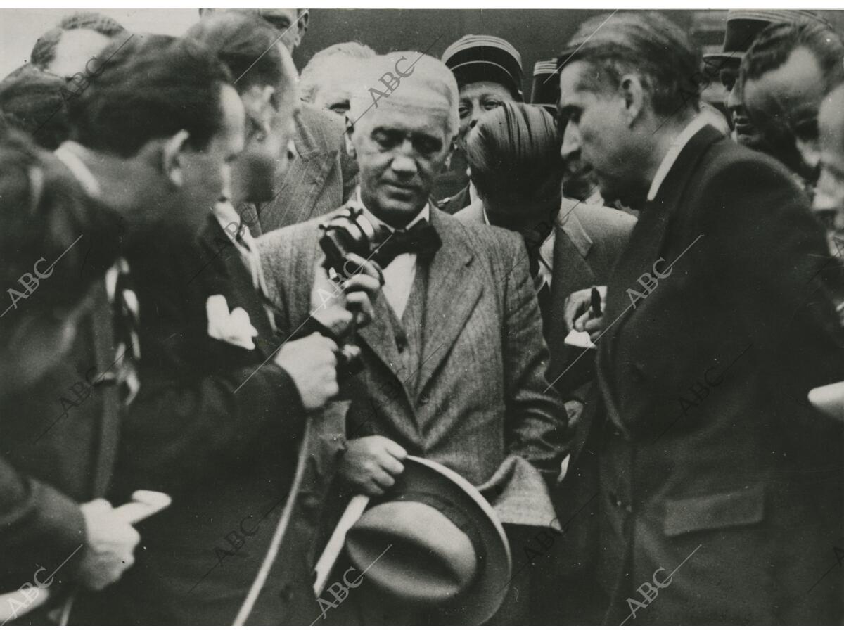 El profesor Fleming, inventor de la penicilina, a su llegada al ...