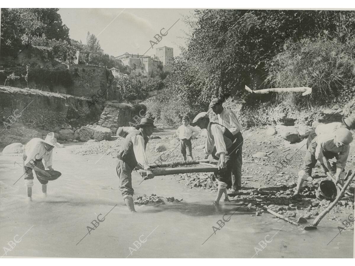 Río Darro (Granada), mayo de 1950 - Archivo ABC