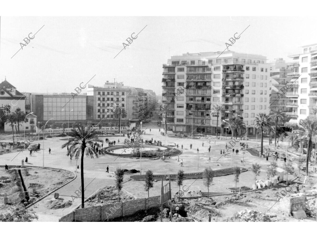 Construcción de la Plaza de Cuba en Sevilla - Archivo ABC