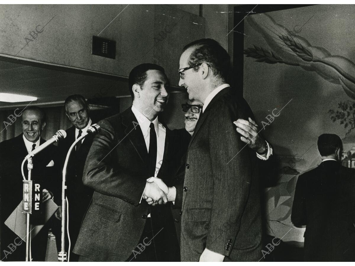 La entrega se realizó en la sede del Grupo Fierro - Archivo ABC