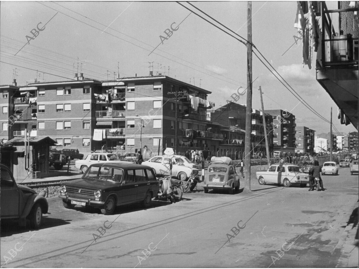 Calles de Getafe (Madrid) con Numerosos Coches en la calzada - Archivo ABC