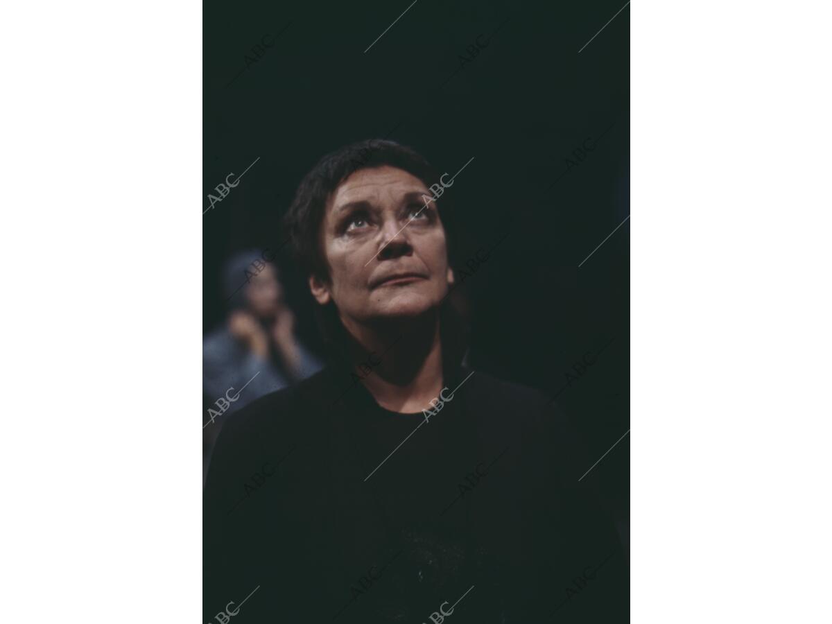 Estreno de la obra teatral «El adefesio» - Archivo ABC