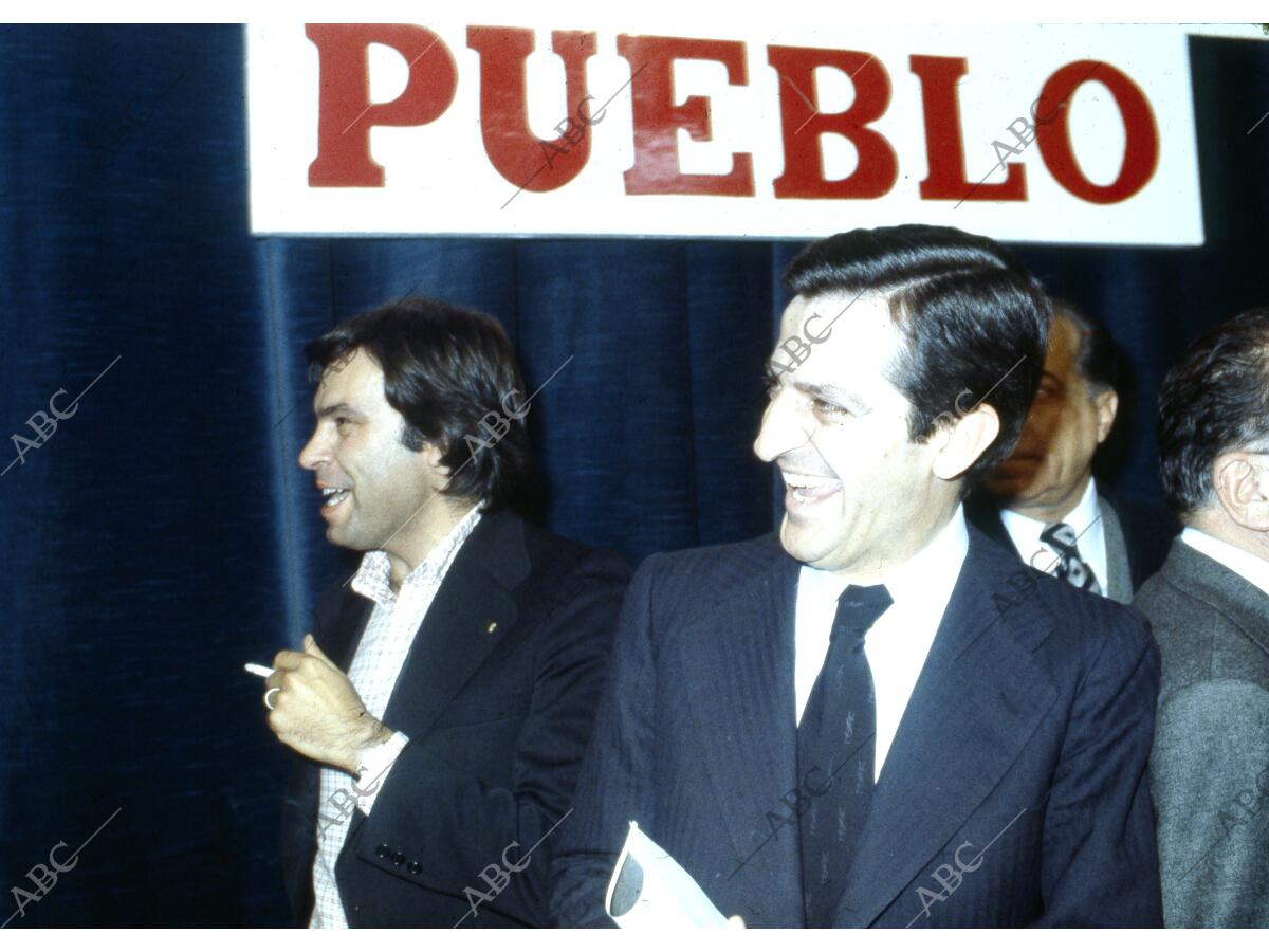 Adolfo Suárez con Felipe González - Archivo ABC