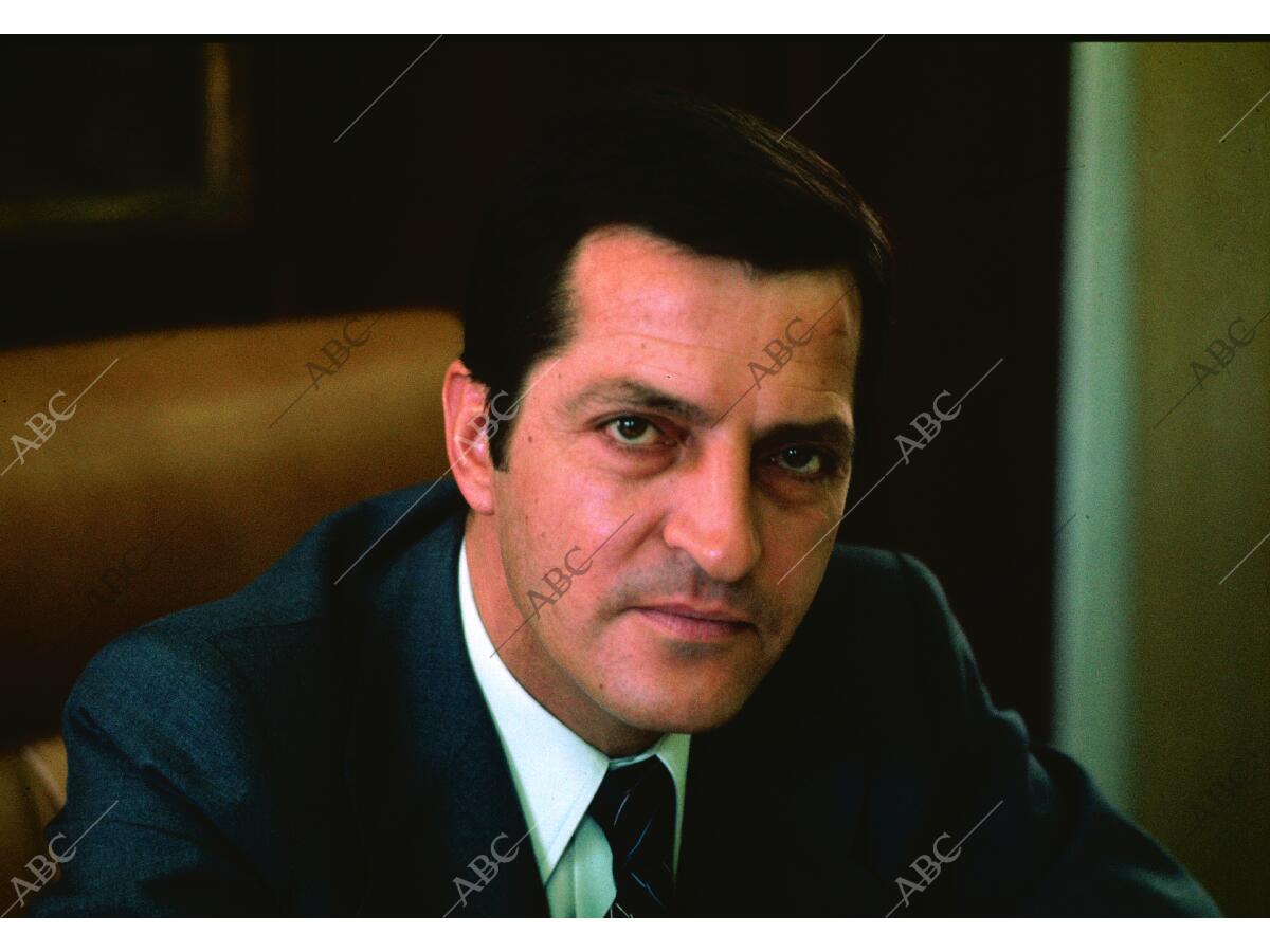 Retrato de Adolfo Suárez en su etapa de presidente del Gobierno ...