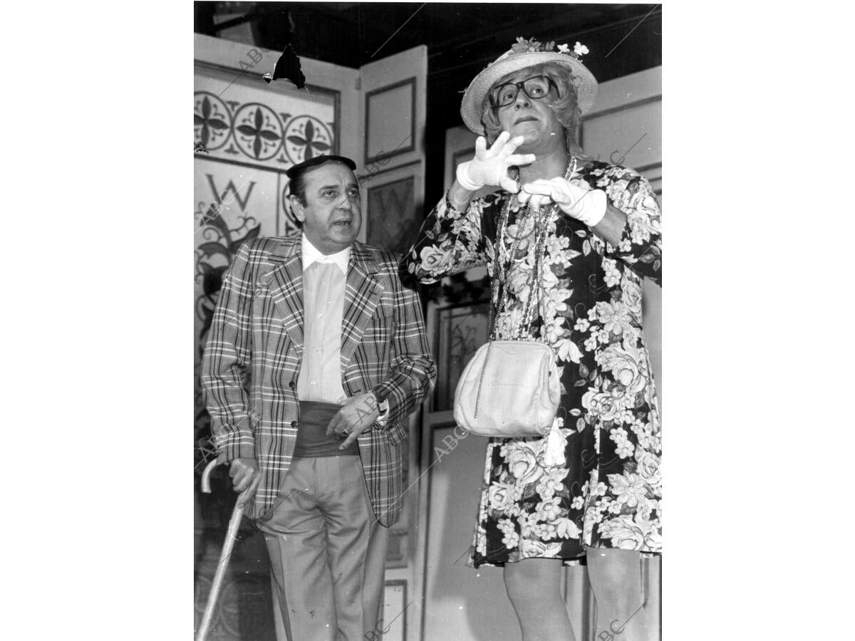 Juanito navarro Y "doña Croqueta" (Simón Cabido) - Archivo ABC